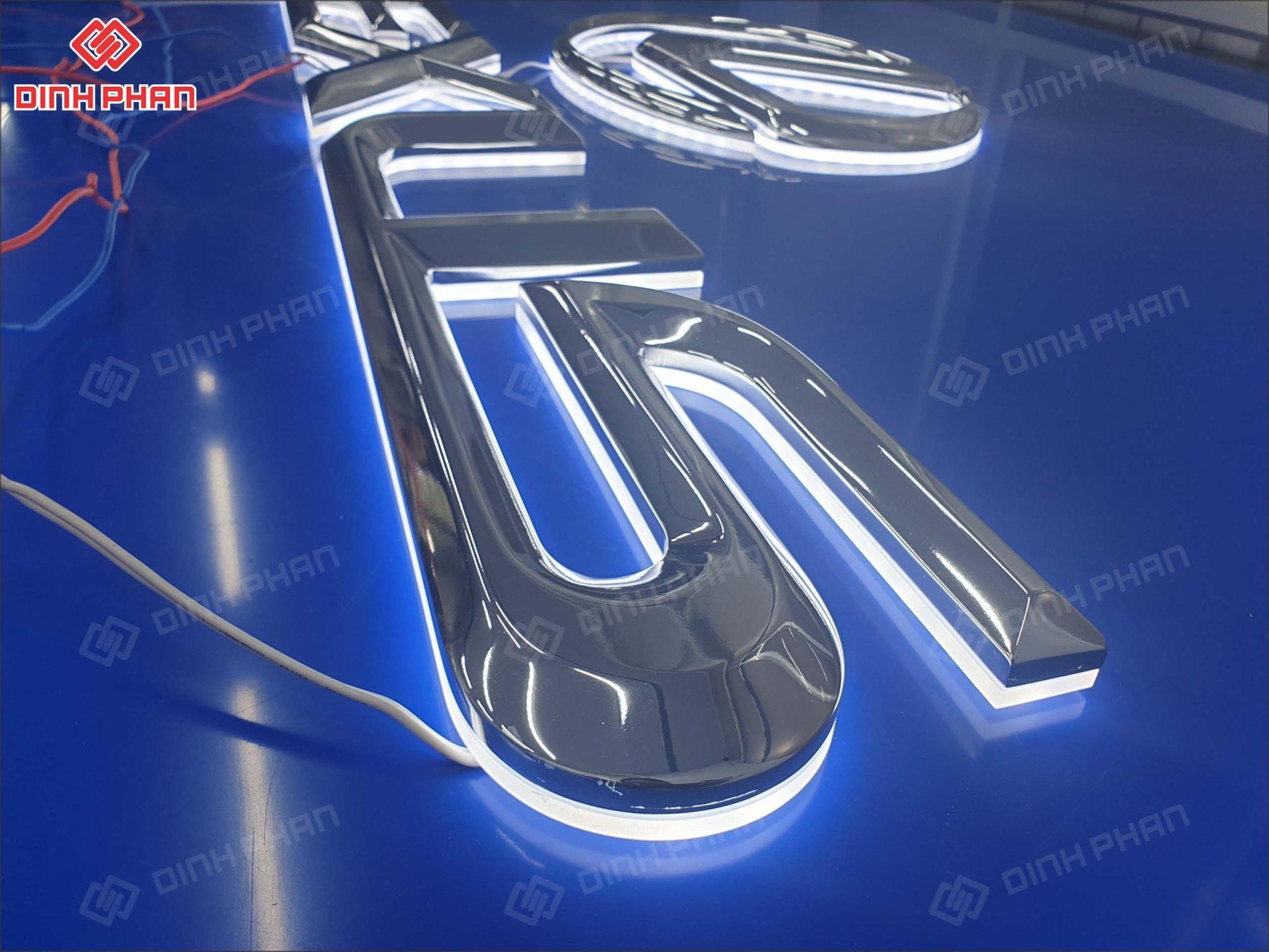 Logo Mạ Crom Đẳng Cấp và Hiện Đại, Mạ Crom Logo Sang Trọng