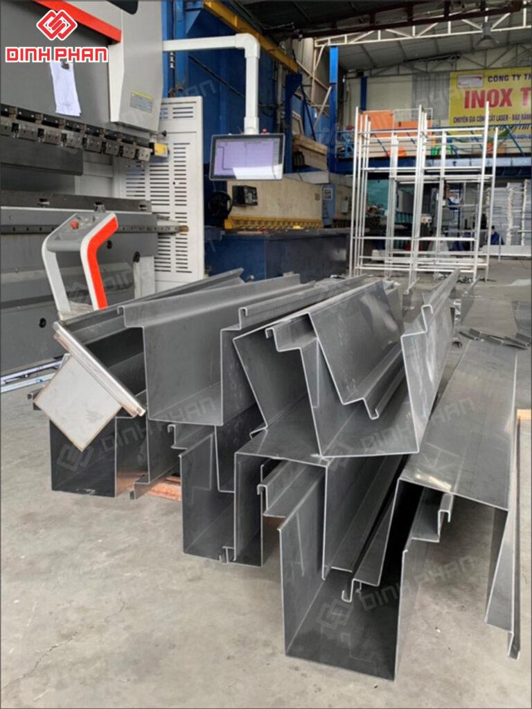 Chấn Inox Theo Yêu Cầu Tại TP. HCM - QUẢNG CÁO ĐINH PHAN