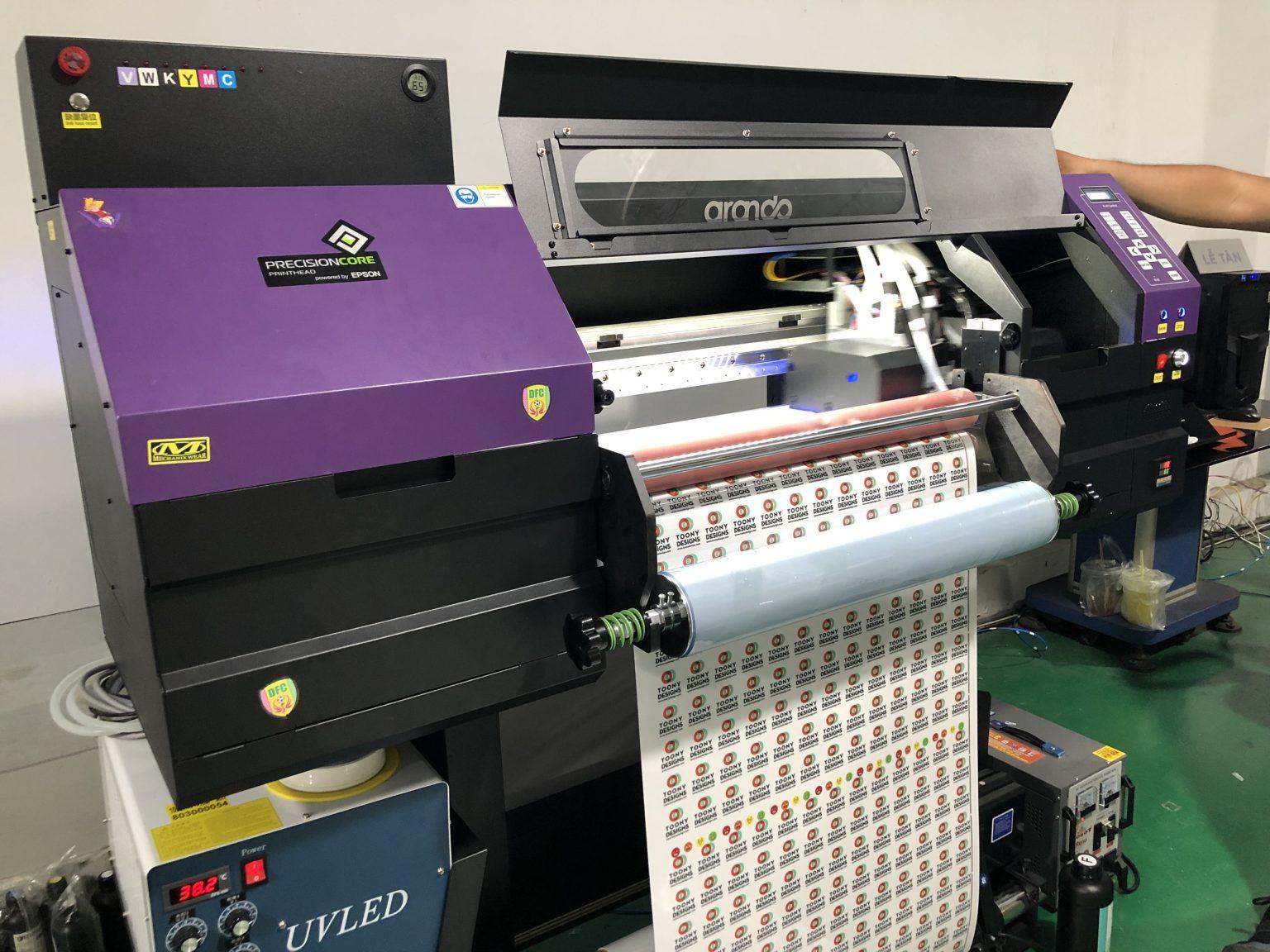 Dịch Vụ In UV DTF Lấy Liền Uy Tín Giá Rẻ, Độ Bám Dính Cao