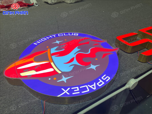 Báo Giá Làm Hộp Đèn Quảng Cáo Xu Hướng, Hiện Đại