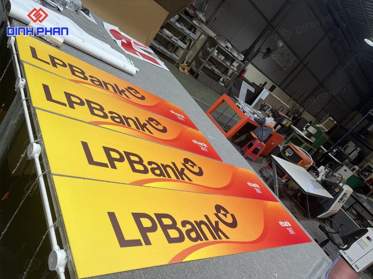 Biển Mica In UV Ngân Hàng LP Bank Chuẩn Màu, Sắc nét